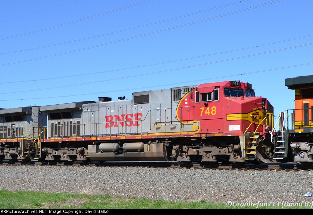 BNSF 748